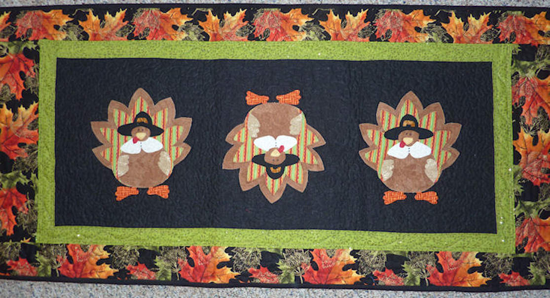 Turkey Trot Table Runner , Sew Wonderful Dreams - Applique and Paper ...